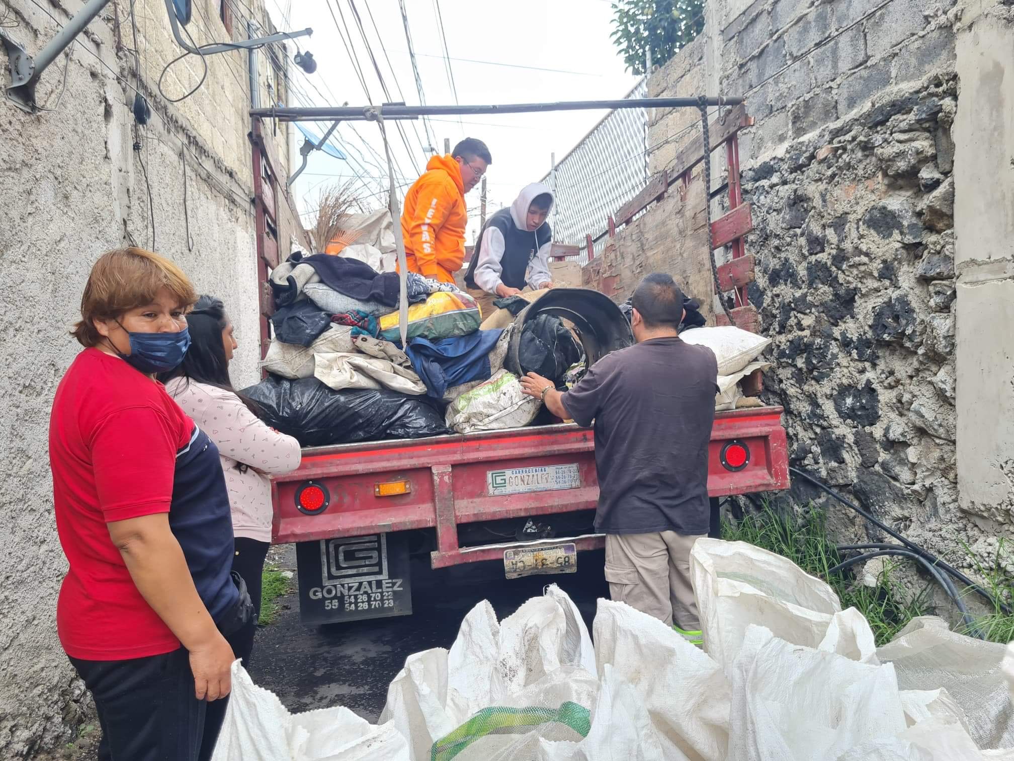 Vecinos de Tlalpan denuncian toneladas de basura en el Río Eslava ...